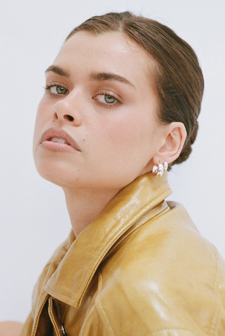 Petite Thick Huggies 8mm | White Gold – oliveandclover